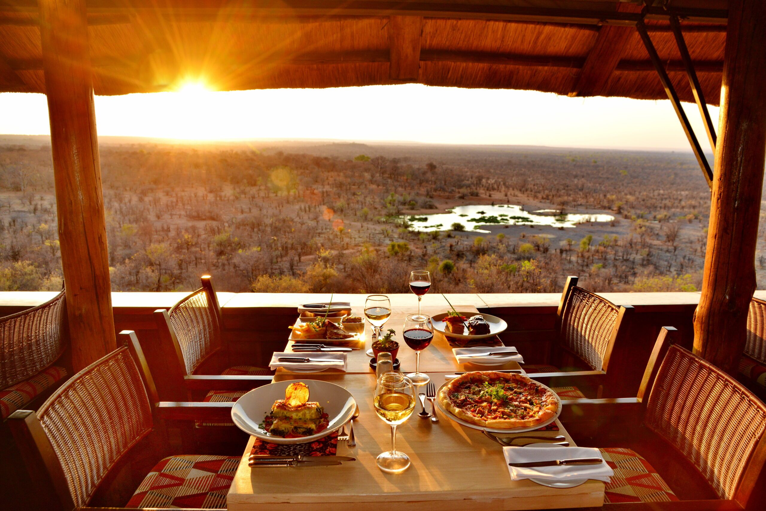 MaKuwa-Kuwa Restaurant – Victoria Falls Safari Lodge