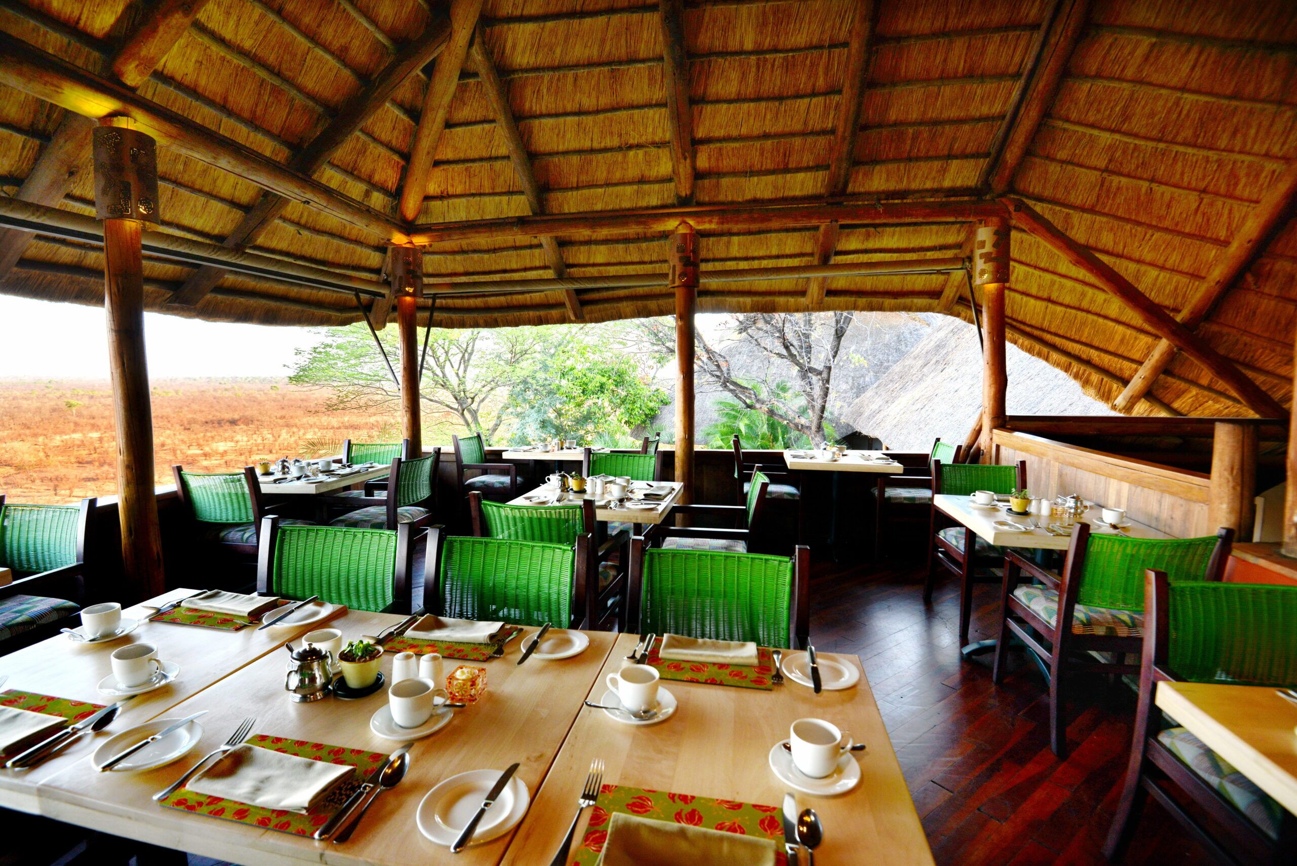 MaKuwa-Kuwa Restaurant – Victoria Falls Safari Lodge